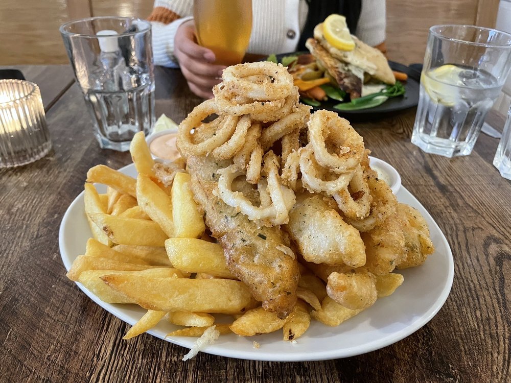 THE FISH BOX - Updated October 2025 - 115 Photos & 130 Reviews - Upper ...