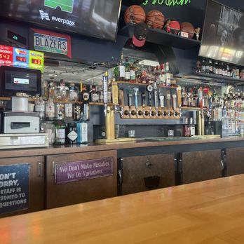 SIDELINES RESTAURANT & SPORTS BAR - Updated May 2025 - 122 Photos & 197 ...