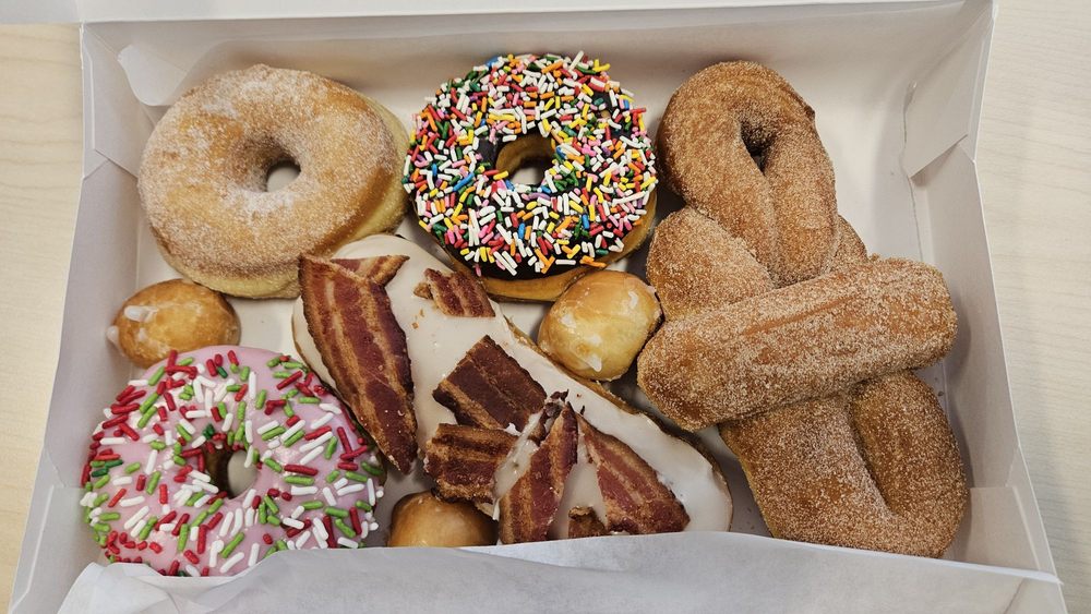 MAGICAL DONUTS - Updated August 2025 - 27 Photos & 26 Reviews - 1379 ...