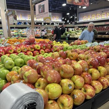 MARKET STREET - Updated December 2025 - 35 Photos & 21 Reviews - 2200 ...