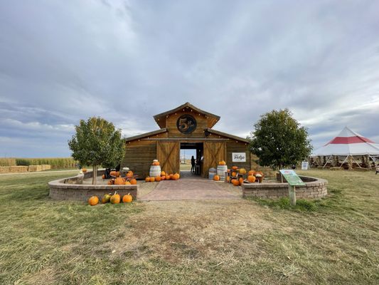 LOWE FAMILY FARMSTEAD - Updated October 2025 - 109 Photos & 43 Reviews ...