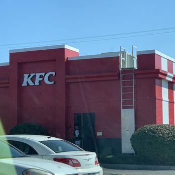 KFC - Updated December 2025 - 37 Reviews - 595 E Dupont Rd, Fort Wayne ...