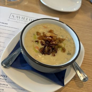 NAVILLUS BAR & GRILL - Updated April 2025 - 44 Photos & 33 Reviews ...