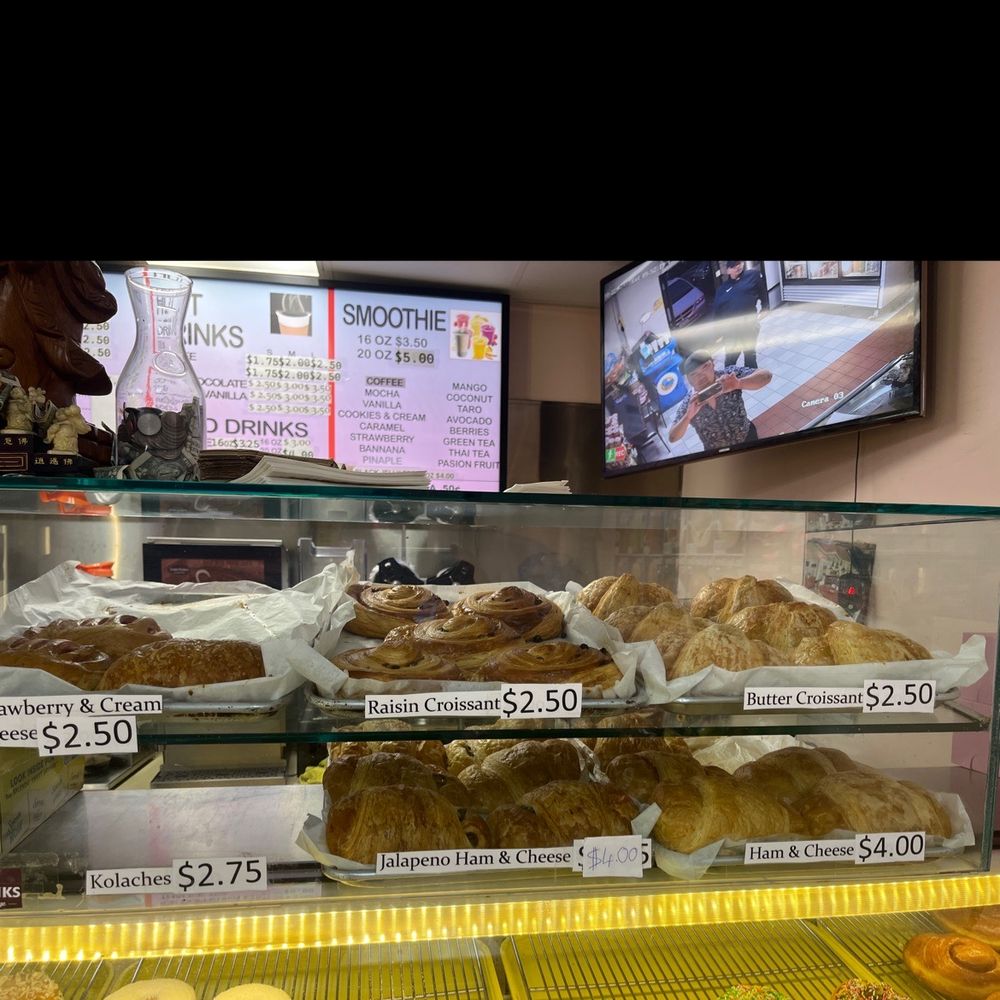 MANNA DONUTS - 49 Photos & 37 Reviews - 3199 E Pacific Coast Hwy ...