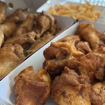 WING SNOB - Updated January 2026 - 27 Photos & 21 Reviews - 200 W North ...