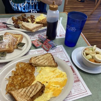 DOE DOE’S DINER - Updated April 2025 - 180 Photos & 167 Reviews - 9395 ...
