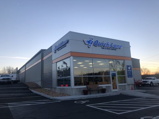 QUICK LANE TIRE & AUTO CENTER - Updated October 2025 - 41 Photos - 12821 State Route 21, De Soto ...