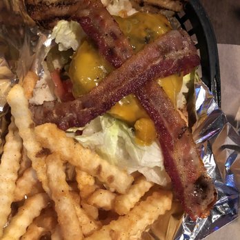 UPTOWN PUB & GRILL - Updated December 2025 - 19 Photos & 22 Reviews ...