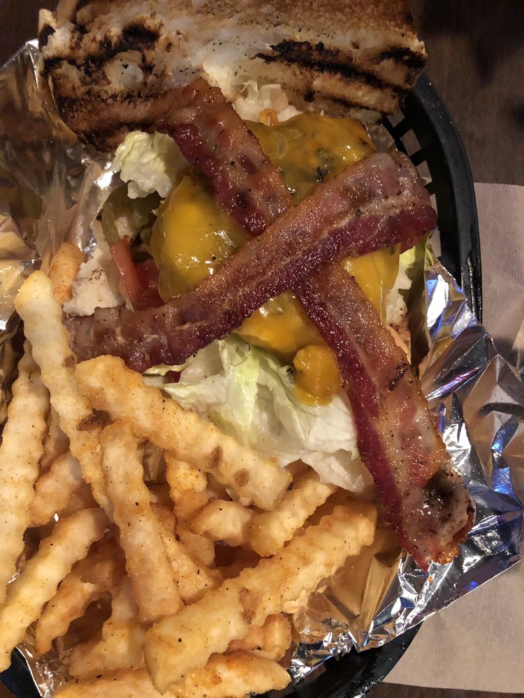 UPTOWN PUB & GRILL - 19 Photos & 17 Reviews - 1510 Junction Ave, Racine ...