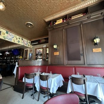 CAFE TOUCHE FRENCH BISTRO & WINE BAR - Updated December 2025 - 295 ...