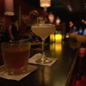 GREEN LADY LOUNGE - 246 Photos & 395 Reviews - Lounges - 1809 Grand ...