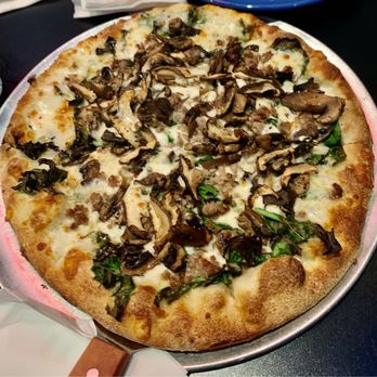 BLUE ROCK PIZZA & TAP - Updated June 2025 - 164 Photos & 72 Reviews ...