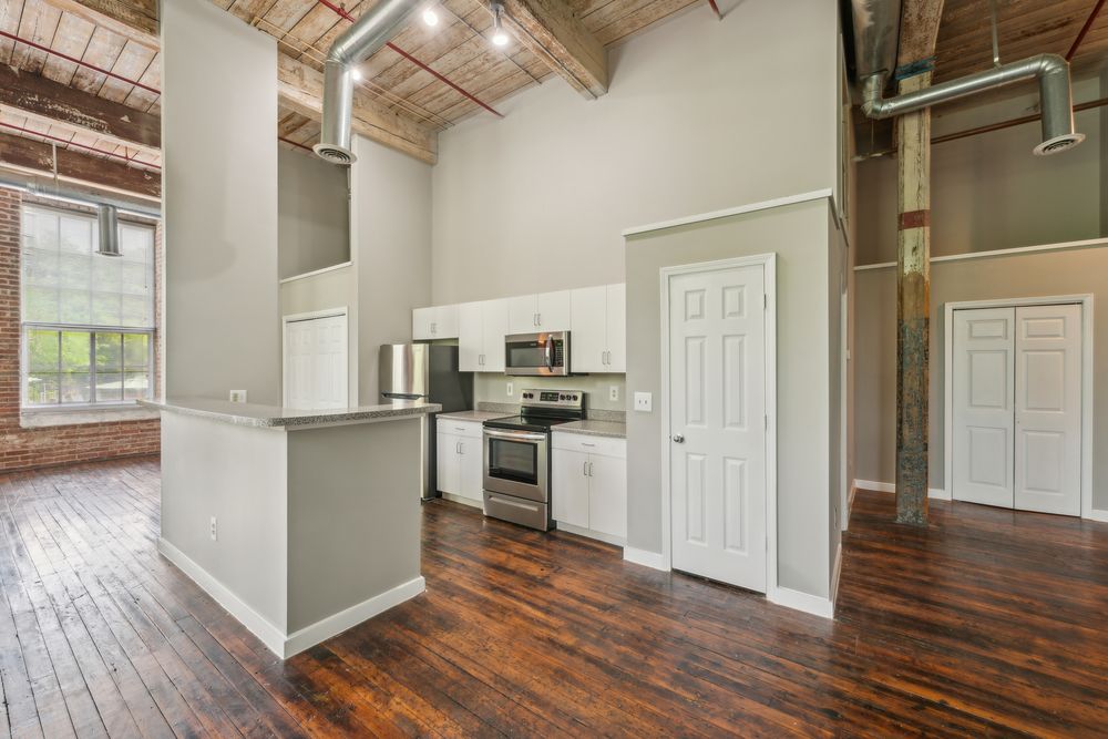 NEWNAN LOFTS APARTMENT HOMES - Updated July 2025 - 75 Photos - 110 ...