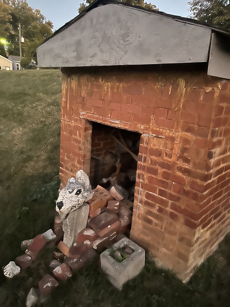 ROCKY THE CHIMNEY DOG - Updated August 2025 - 1860 Mellwood Ave ...
