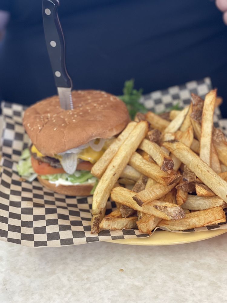 SCREAMIN’ CHICKEN DINER - Updated August 2024 - 95 Photos & 105 Reviews ...