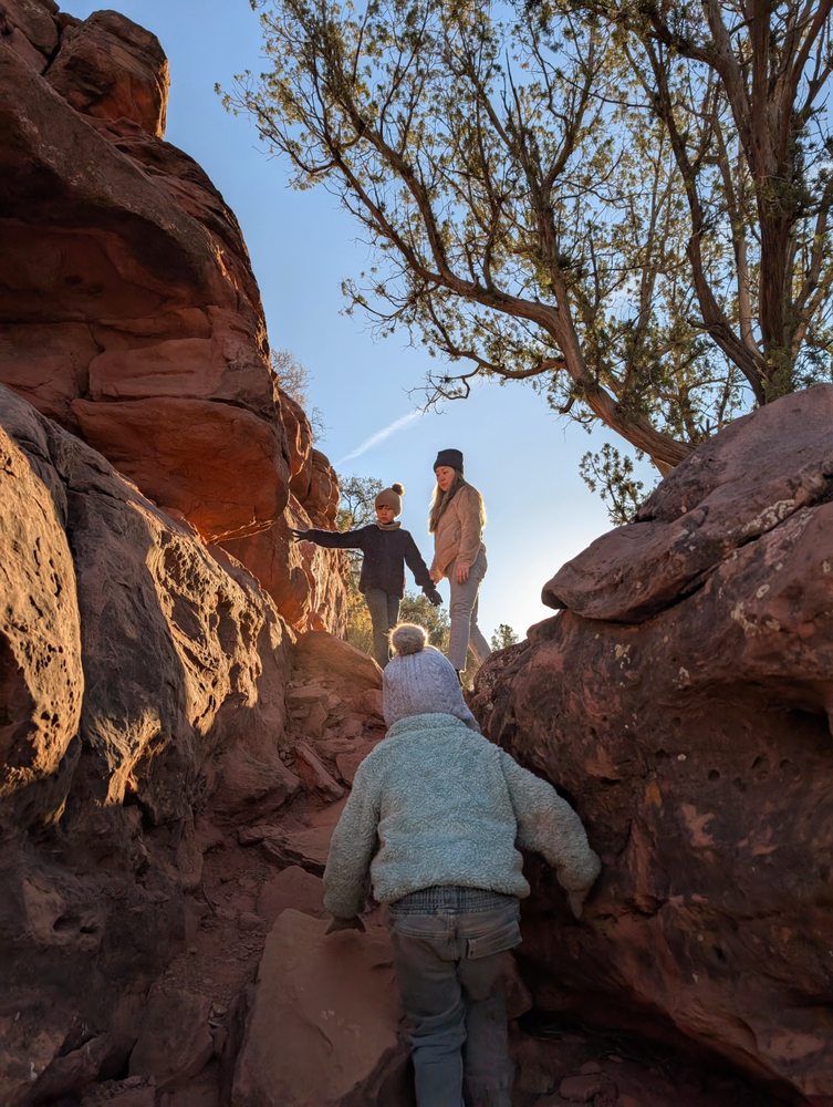 RAVEN’S CAVE TRAIL - Updated February 2025 - Raven Caves Trl, Sedona ...