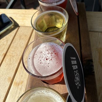 BEERTOWN PUBLIC HOUSE WHITBY - Updated December 2025 - 39 Photos & 11 ...