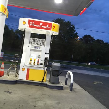 LAKESIDE SHELL - Updated December 2025 - 17 Reviews - 3750 S Broad St ...