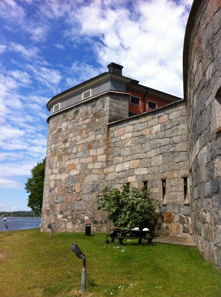 VAXHOLM SLOTT BED & BREAKFAST - Vaxholm Slott, Vaxholm, Sweden - Bed ...