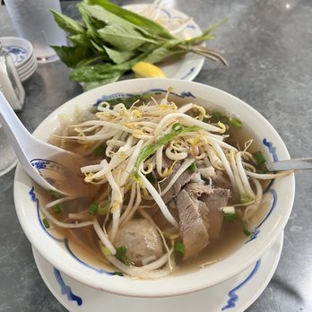 PHO MINH THU - Updated January 2025 - 390 Photos & 456 Reviews - 478 Ena Rd, Honolulu, Hawaii ...