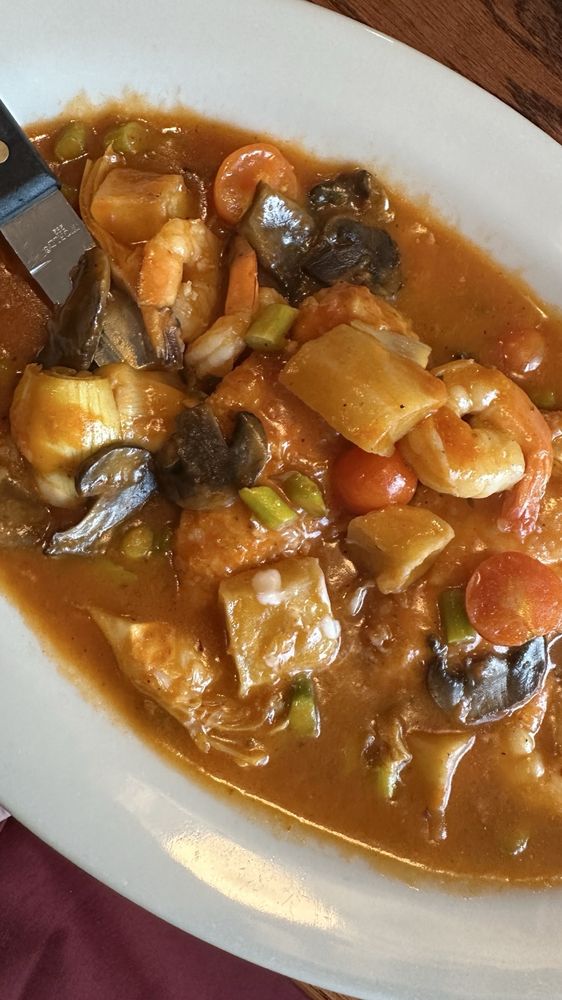 CUGINIS ITALIAN RESTAURANT - Updated December 2025 - 335 2nd St ...