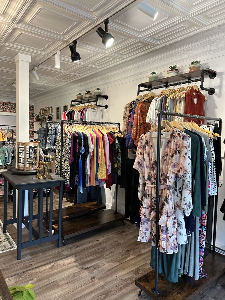 PETALS AND THREADS - Updated October 2025 - 16 Photos - 705 Main St, Watertown, Connecticut ...