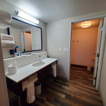 HAMPTON INN & SUITES FLAGSTAFF - Updated July 2025 - 261 Photos & 158 ...