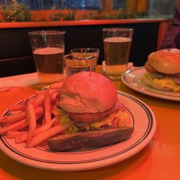 GOLDEN DINER - Updated July 2025 - 2212 Photos & 924 Reviews - 123 ...