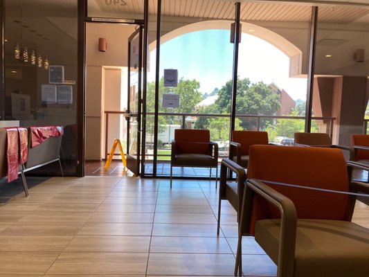 UCLA HEALTH ENCINO PRIMARY CARE - Updated December 2025 - 18 Photos ...