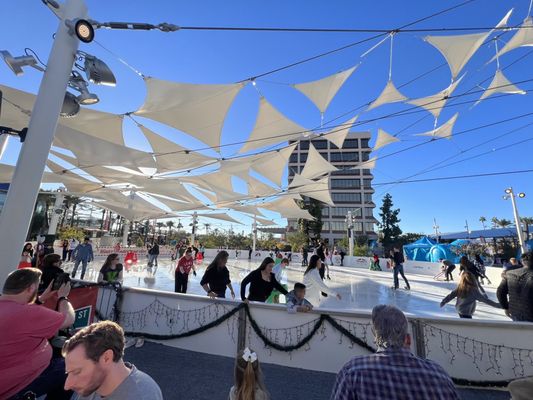 CITY SKATE ICE SKATING RINK - Updated December 2025 - 40 Photos & 26 ...
