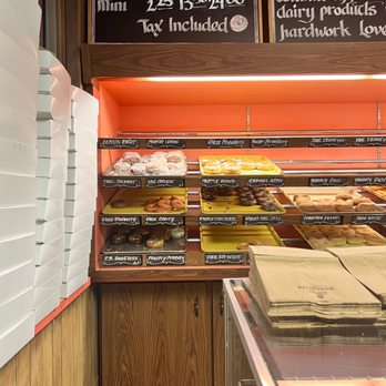 AVON DONUTS INC - Updated May 2024 - 225 Photos & 269 Reviews - 45324 ...