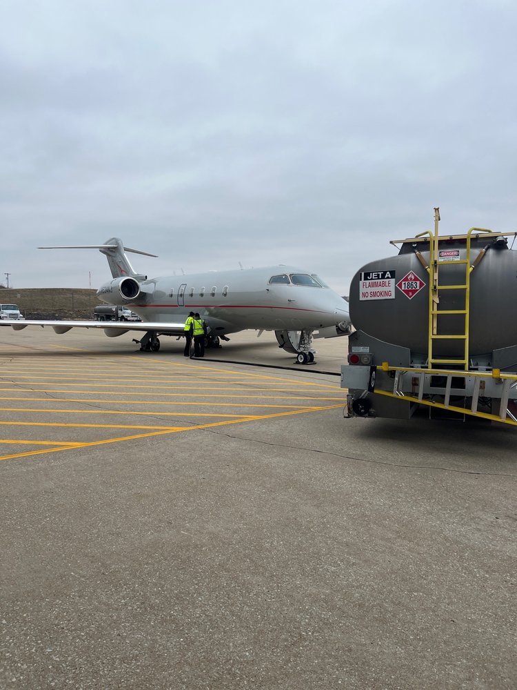 SIGNATURE FLIGHT SUPPORT - Updated June 2024 - 5995 James S McDonnell ...