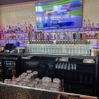 HIGHLINE PARK - Updated May 2024 - 97 Photos & 67 Reviews - 600 N ...