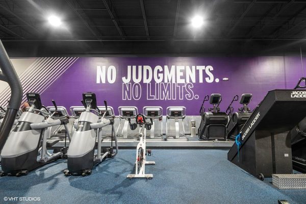 CRUNCH FITNESS - EAST COLONIAL - Updated December 2025 - 88 Photos & 92 ...