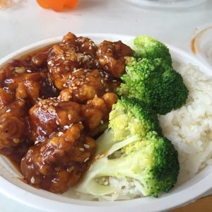 KONG CHEN CHINESE TAKE OUT - 23 Photos & 33 Reviews - 10 W Montauk Hwy ...