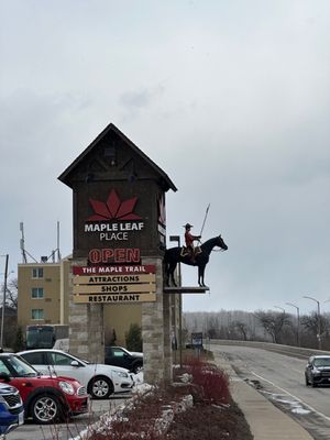 MAPLE LEAF PLACE - Updated May 2024 - 111 Photos & 36 Reviews - 4199 ...