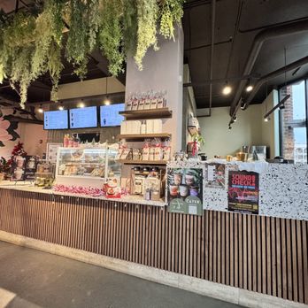 COFFEEHOLIC HOUSE - 1480 Photos & 723 Reviews - 3700 S Hudson St ...