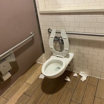 CRACKER BARREL OLD COUNTRY STORE - Updated May 2024 - 100 Photos & 151 ...