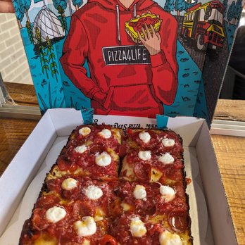 IZZY’S PIZZA BUS - Updated June 2024 - 169 Photos & 82 Reviews - 522 S ...