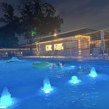 LEE HARVEY’S DIVE IN SWIM CLUB - Updated October 2025 - 25 Photos ...