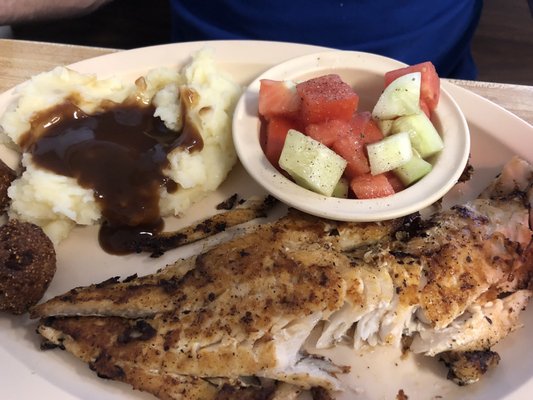 HOWIE’S FAMILY RESTAURANT - 15 Photos & 22 Reviews - 840 N Main St ...