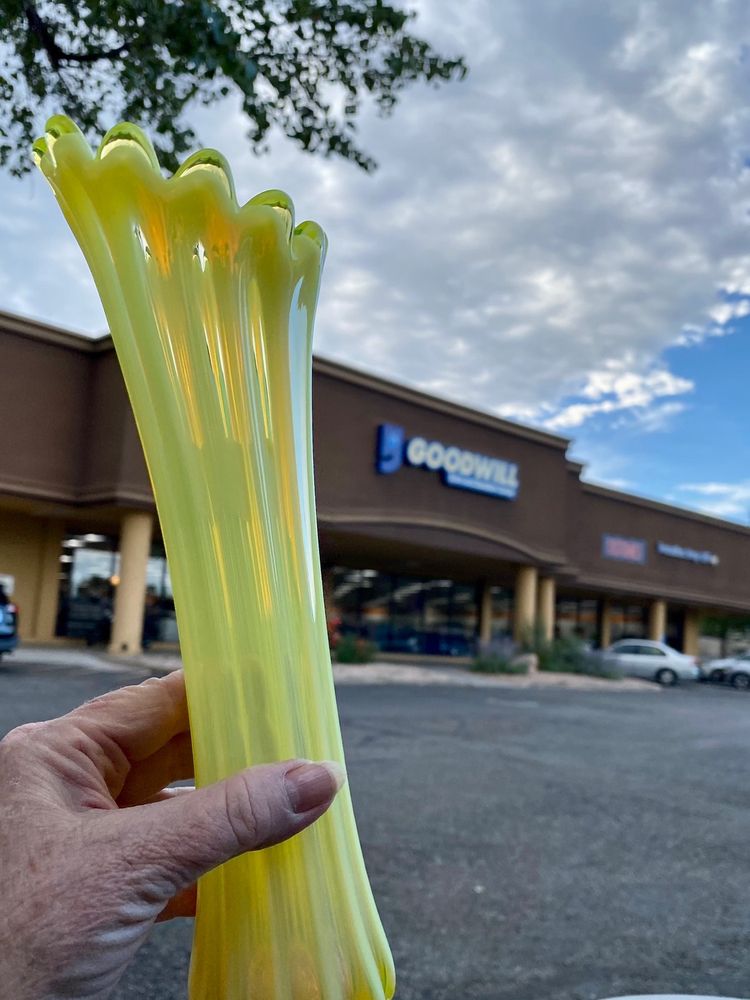 GOODWILL - Updated June 2026 - 27 Photos & 36 Reviews - 4308 E Rte 66 ...