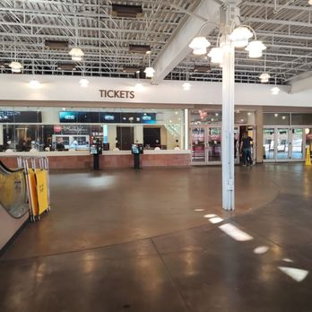 AMC HIGHLANDS RANCH 24 - Updated December 2025 - 66 Photos & 129 ...