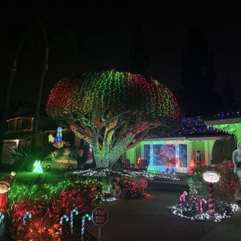 BREA CHRISTMAS LIGHT NEIGHBORHOOD - Updated January 2025 - 1404 Photos ...