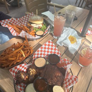 THE HOG WALLOW PUB - Updated December 2025 - 160 Photos & 256 Reviews ...