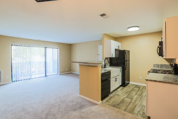 VALOR APARTMENTS - Updated December 2025 - 13 Photos - 3411 Gateshead ...