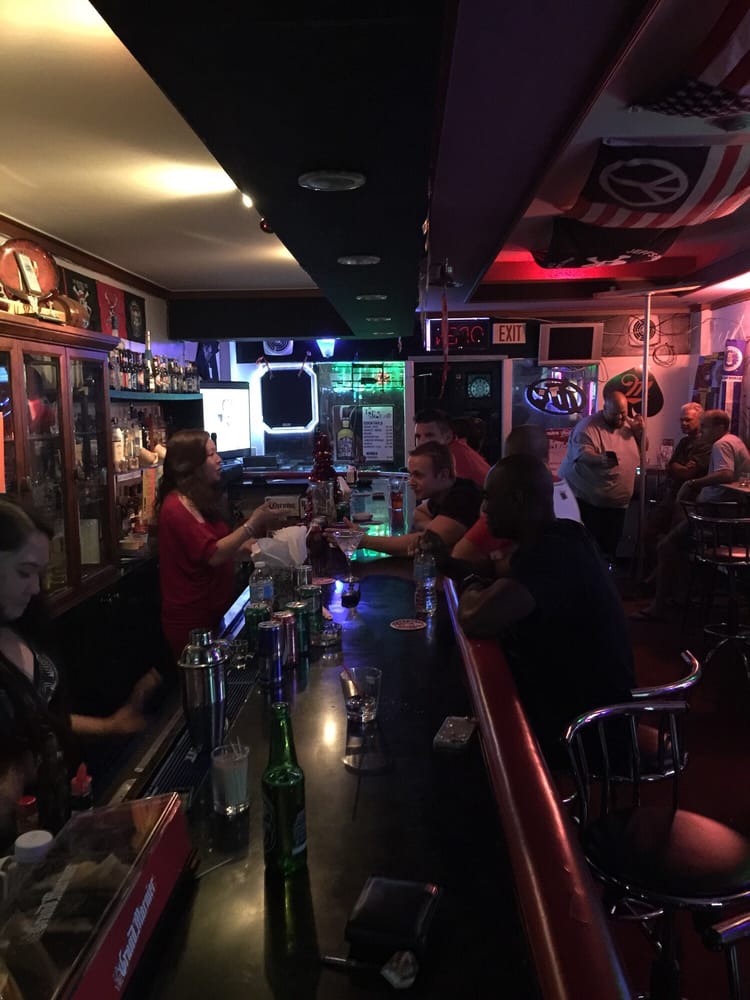 TOP SHOT PUB - Updated April 2025 - 52 Photos - 1097 Pale San Vitores ...