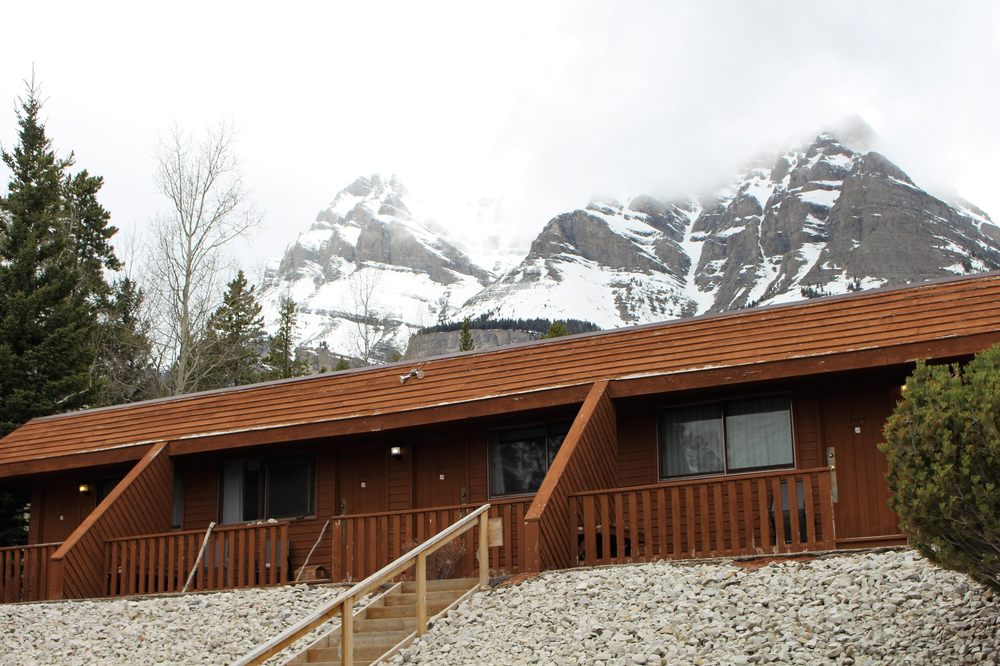 THE CROSSING RESORT - 10 Photos & 11 Reviews - Hotels - Ice Field ...