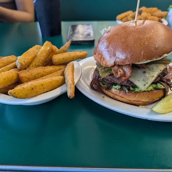 HAPPY BURGER DINER - Updated December 2025 - 644 Photos & 756 Reviews ...