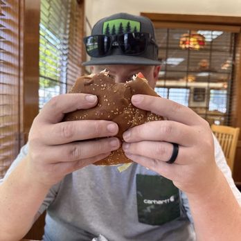 MINER’S DRIVE-IN RESTAURANT - Updated June 2024 - 416 Photos & 663 ...